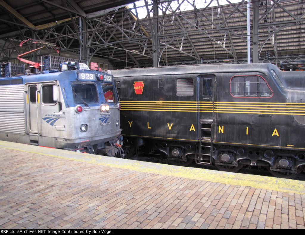 AMTK 923 and PRR 4859